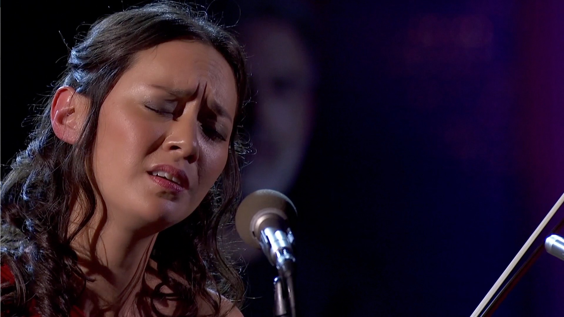 Jeff Ravitz Lights “An Evening with Lucia Micarelli” for PBS ...